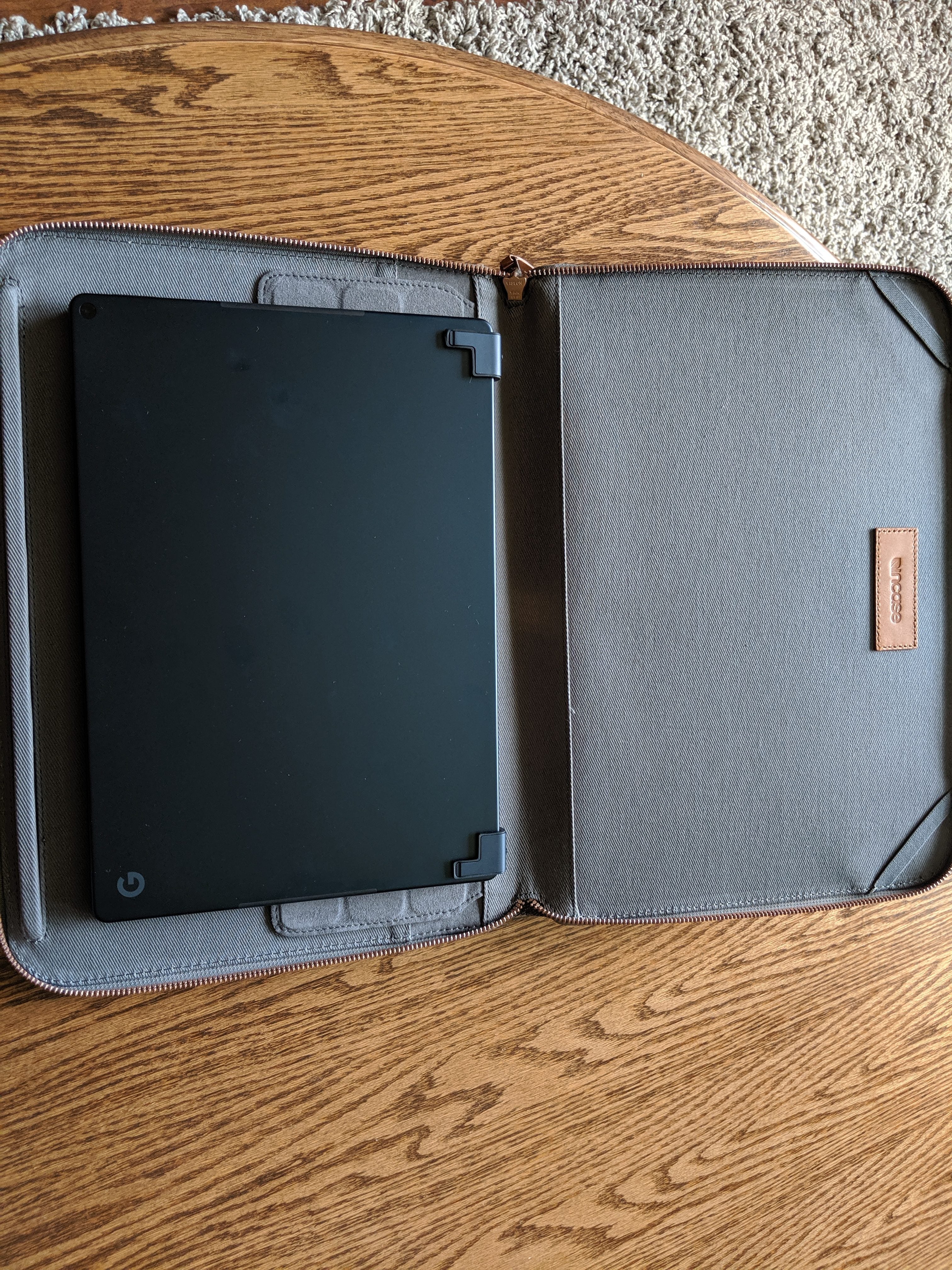 [Dollarama] $4 Incase Pathway Folio Tablet/Notebook Sleeve ...