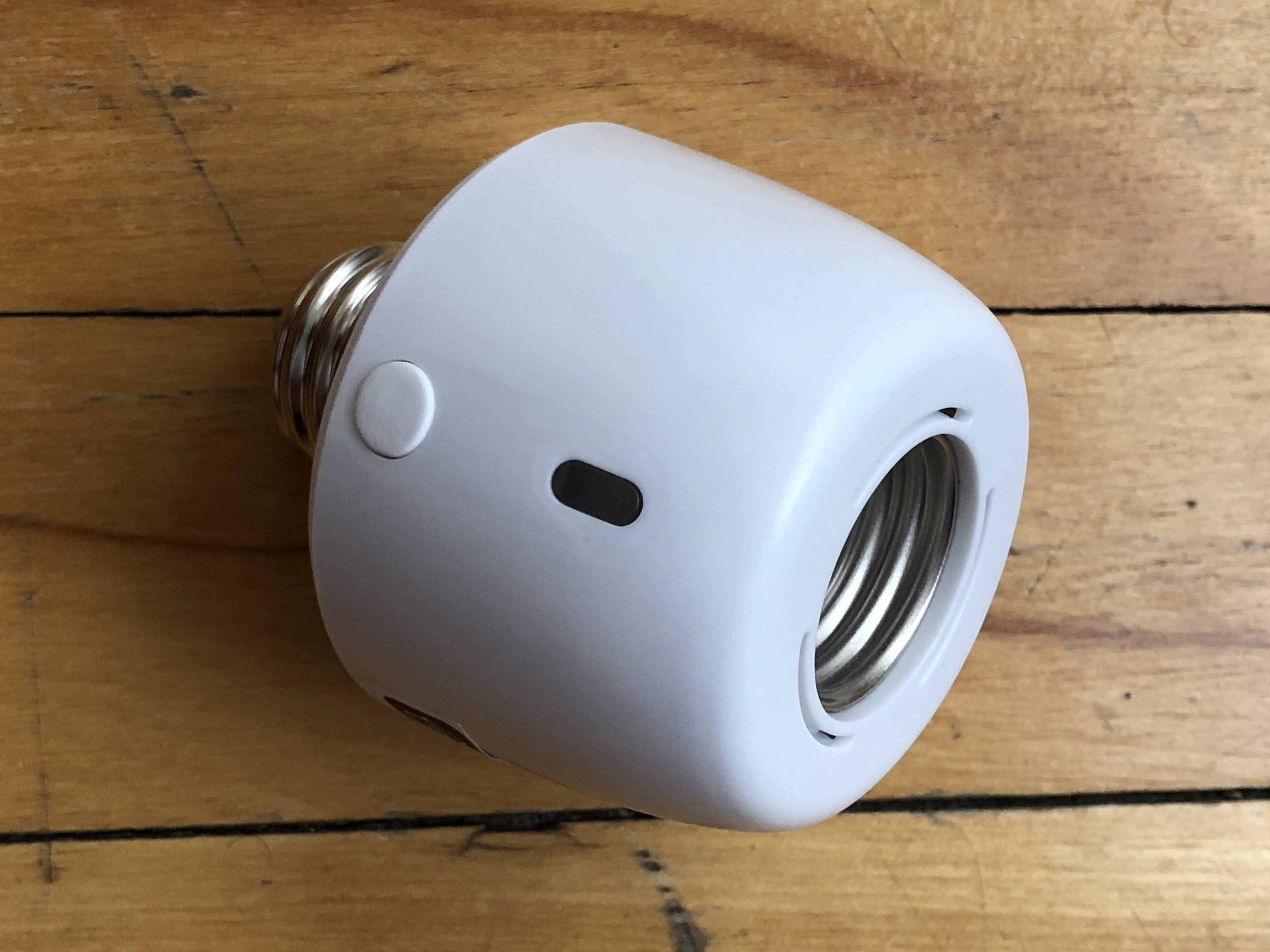 [Dollarama] Incipio CommandKit smart lightbulb adapter, 4$ - Apple ...
