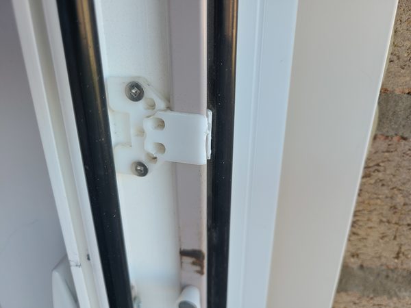 Broken Window Tie bar guide replacement - RedFlagDeals.com Forums