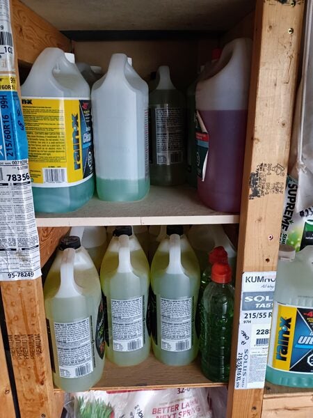 Free windshield fluid top up available? - RedFlagDeals.com Forums